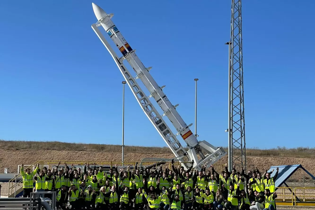 スペインは最初のロケット Miura 1 を示しました