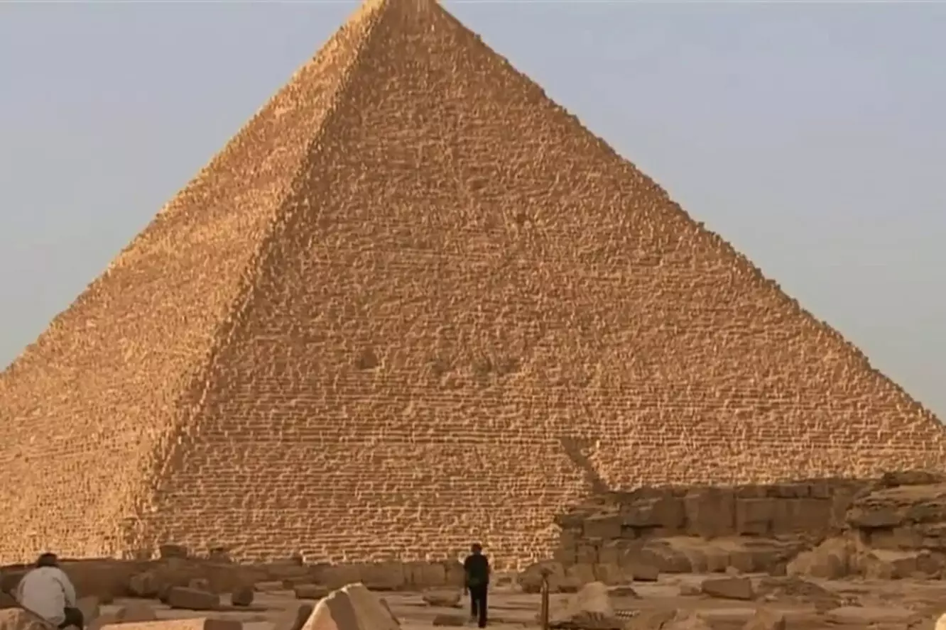 Comment la pyramide de Khéops a été construite: astuces d'ingénierie