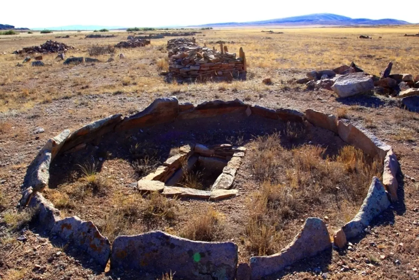 mausoleum watu