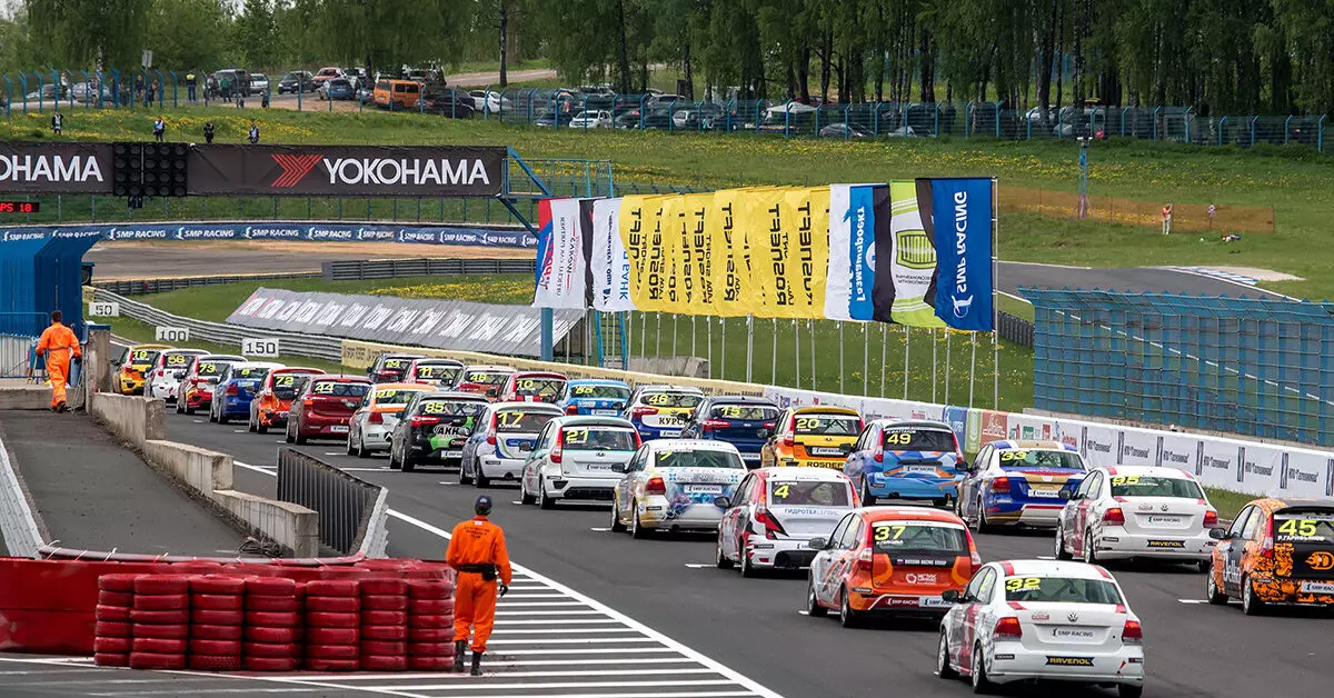 Ang Stage 2 ng Russian circuit racing series ay naging isang tunay na pagdiriwang ng motorsport