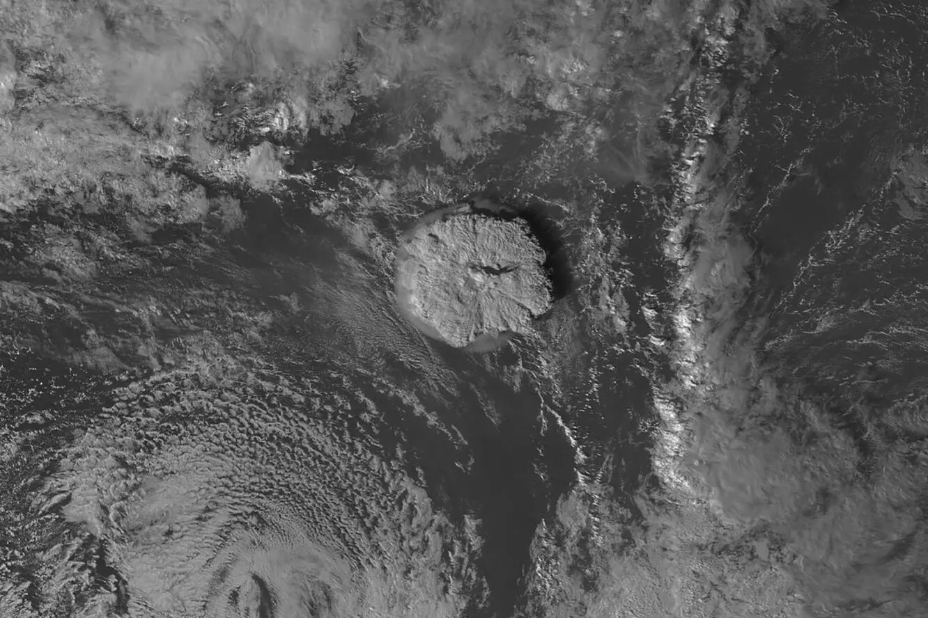 Shpërthimi i vullkanit Hunga-Tonga-Hunga-Haapai ishte qindra herë më i fuqishëm se shpërthimi i bombës atomike të hedhur në Hiroshima