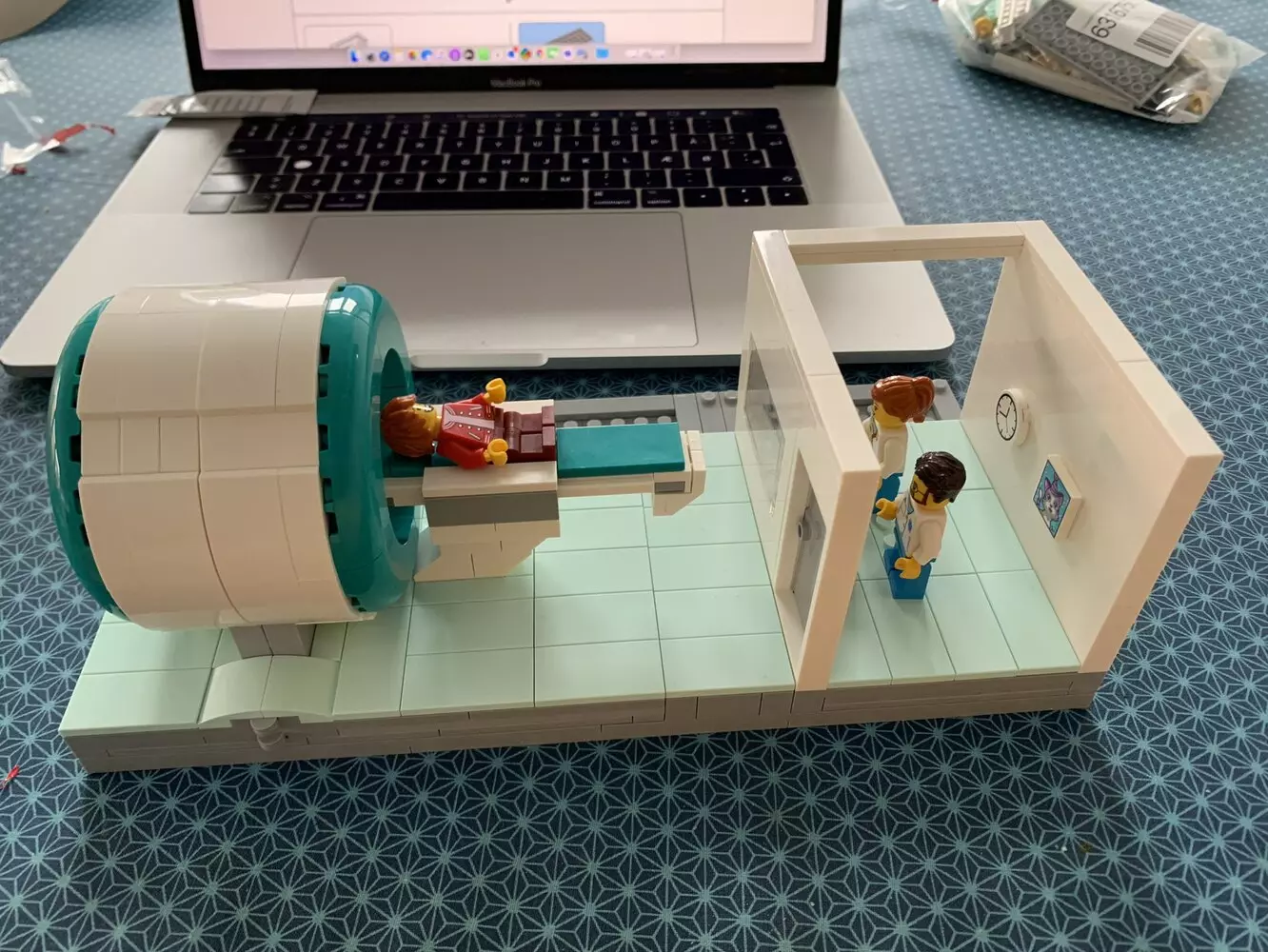 Naghimo ang LEGO og MRI scanner aron pakalmahon ang mga bata sa wala pa ang dili masabtan nga pamaagi 394534_3