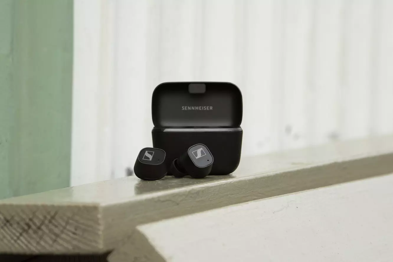 O CX Plus True Wireless expande o portfólio True Wireless da Sennheiser, oferecendo uma experiência de audição superior com cancelamento de ruído ativo a um preço atraente.