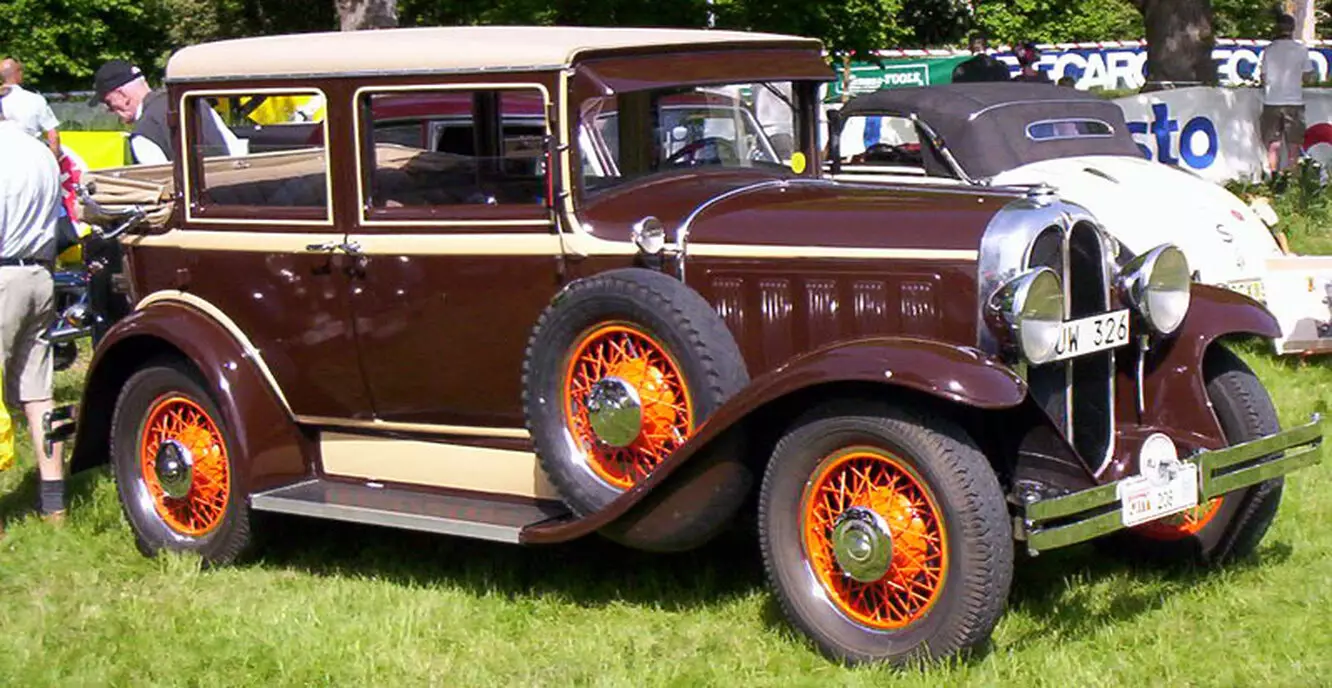 1929 Oakland Model 212 Landaulette Sedan