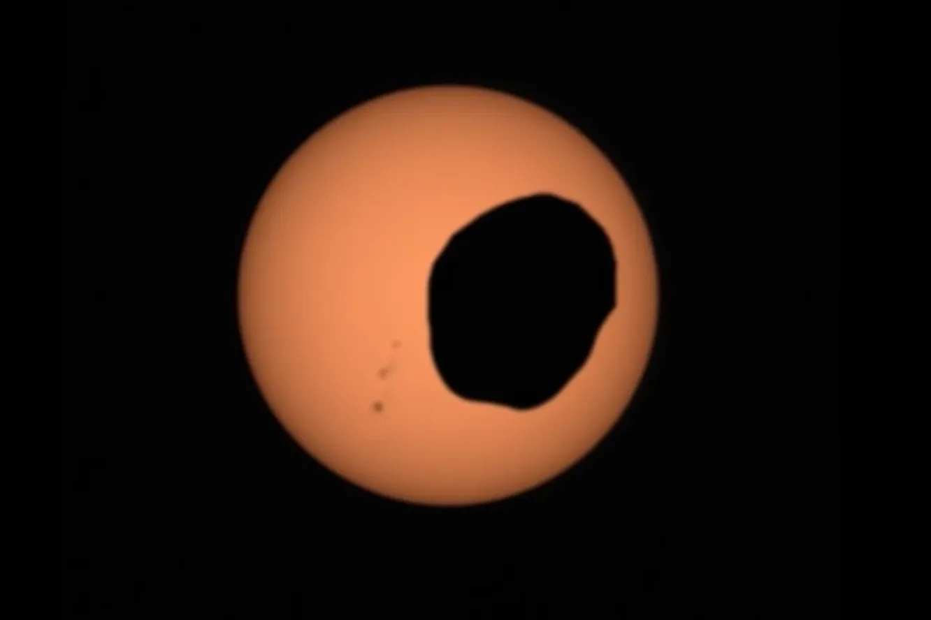 تم تصوير كسوف الشمس على المريخ لأول مرة بجودة فائقة. انظر إلى الصور المذهلة