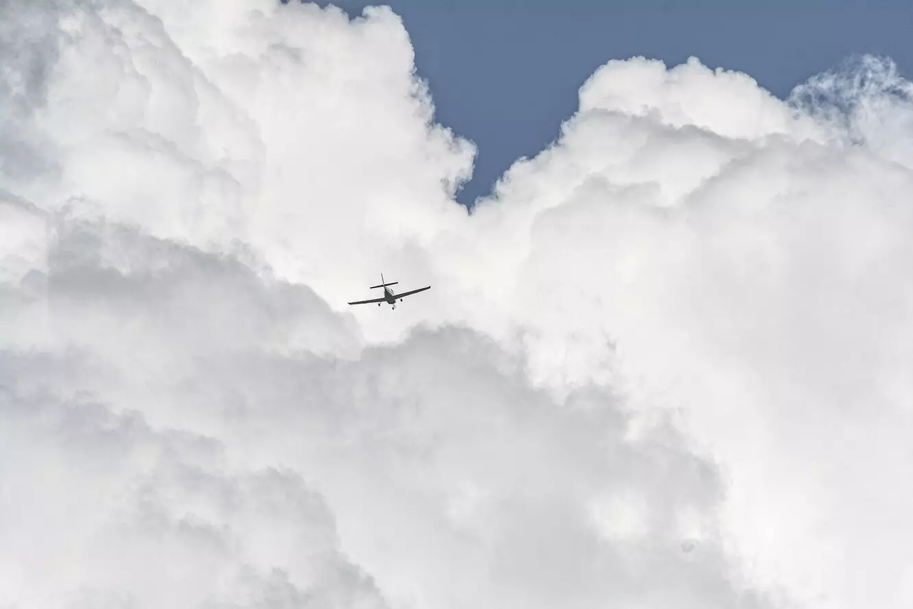 Histoire du jour : Un passager sans expérience a pu faire atterrir l'avion après que le pilote a perdu connaissance