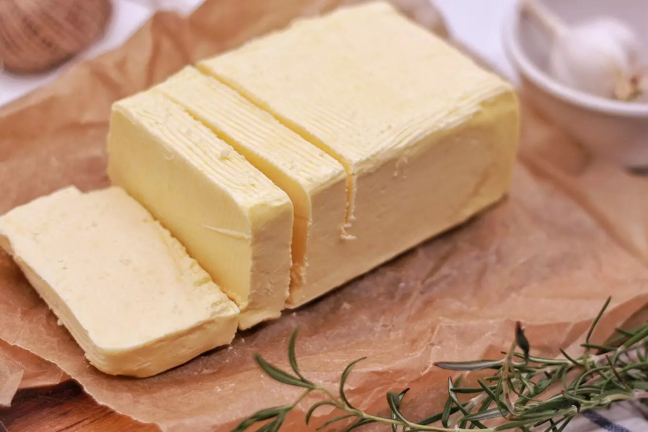 Como a manteiga é diferente da margarina