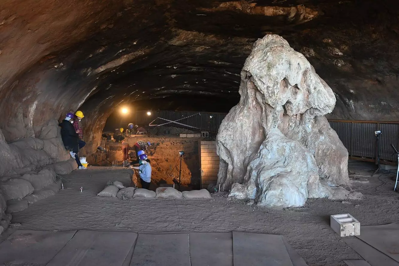 У південно-африканській печері Вандерверк виявлено найдавніше людське поселення