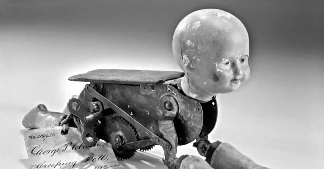 10 robot creepy