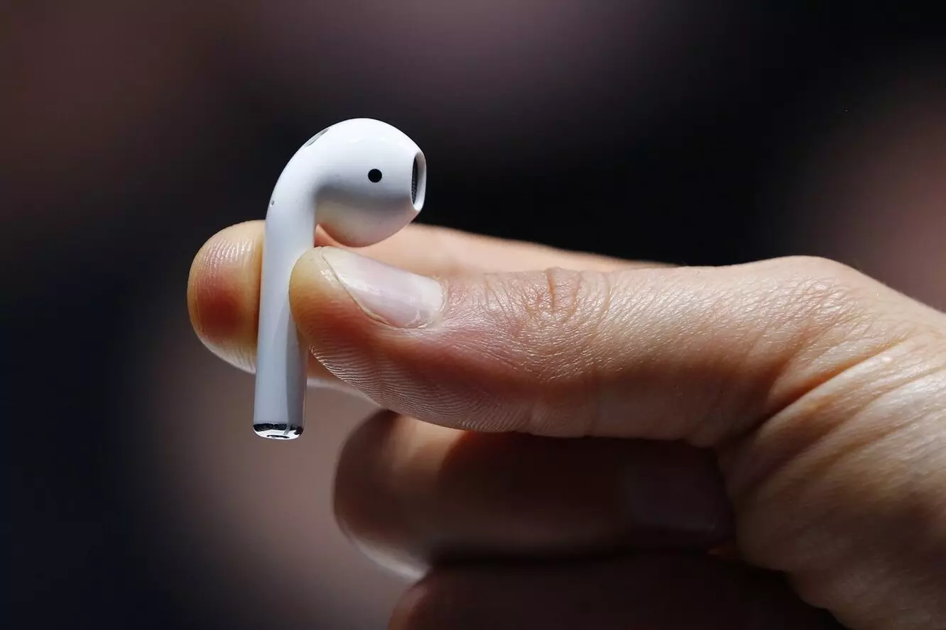 Iimpawu ezili-10 ze-AirPods ezingaqhelekanga onokuthi ungazi malunga nazo