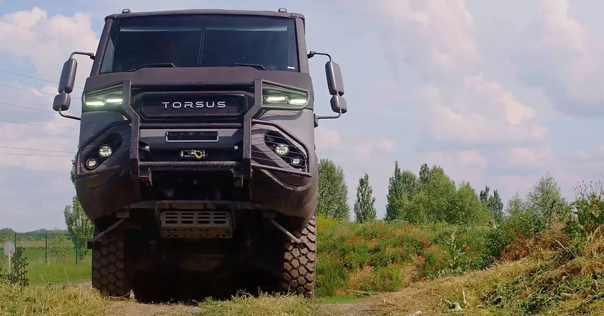 Primul autobuz off-road din lume Torsus Praetorian