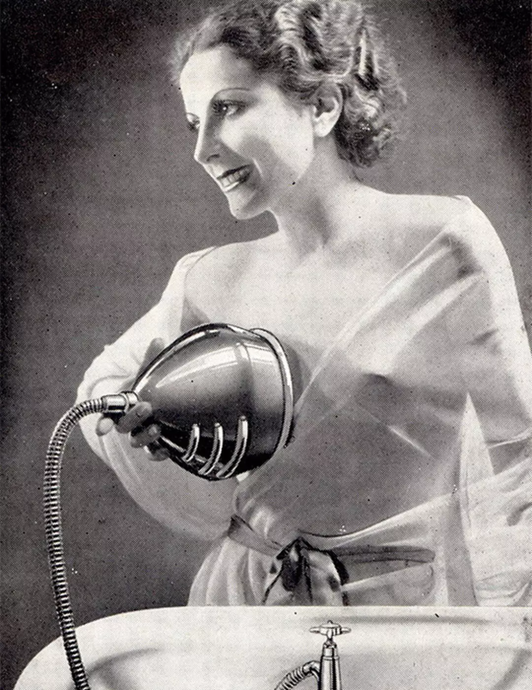 Lub hauv siab massager, 1930