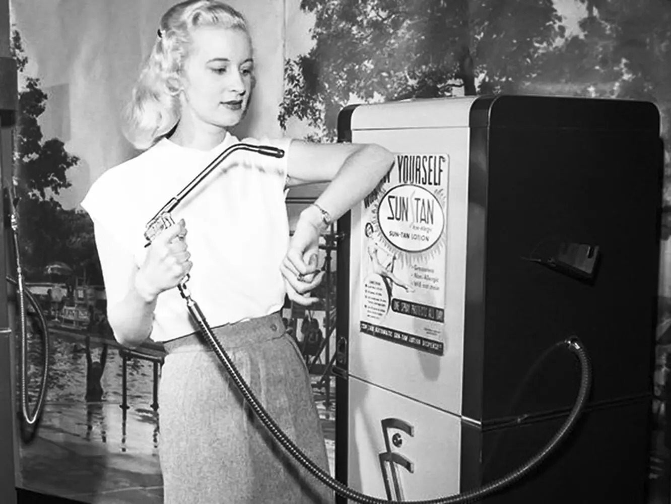 Sunburn vending machine, 1930