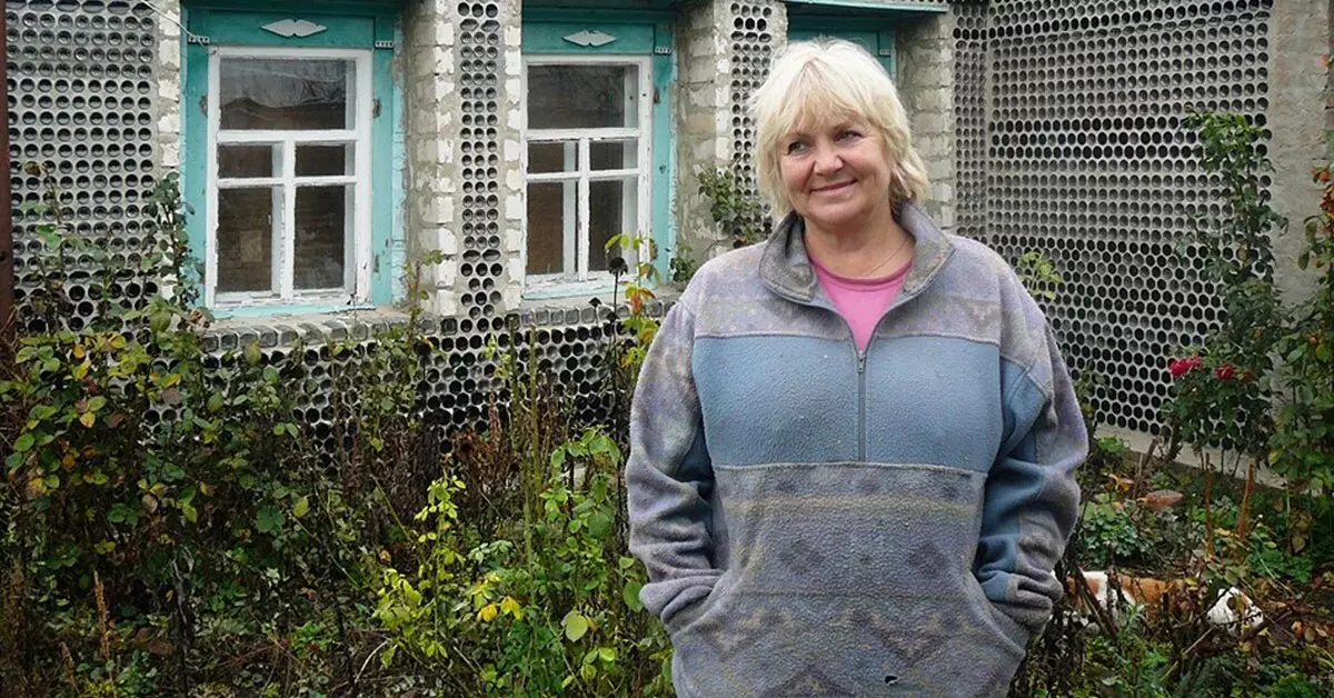 Insulation of the house with bottles allowed to save on heating