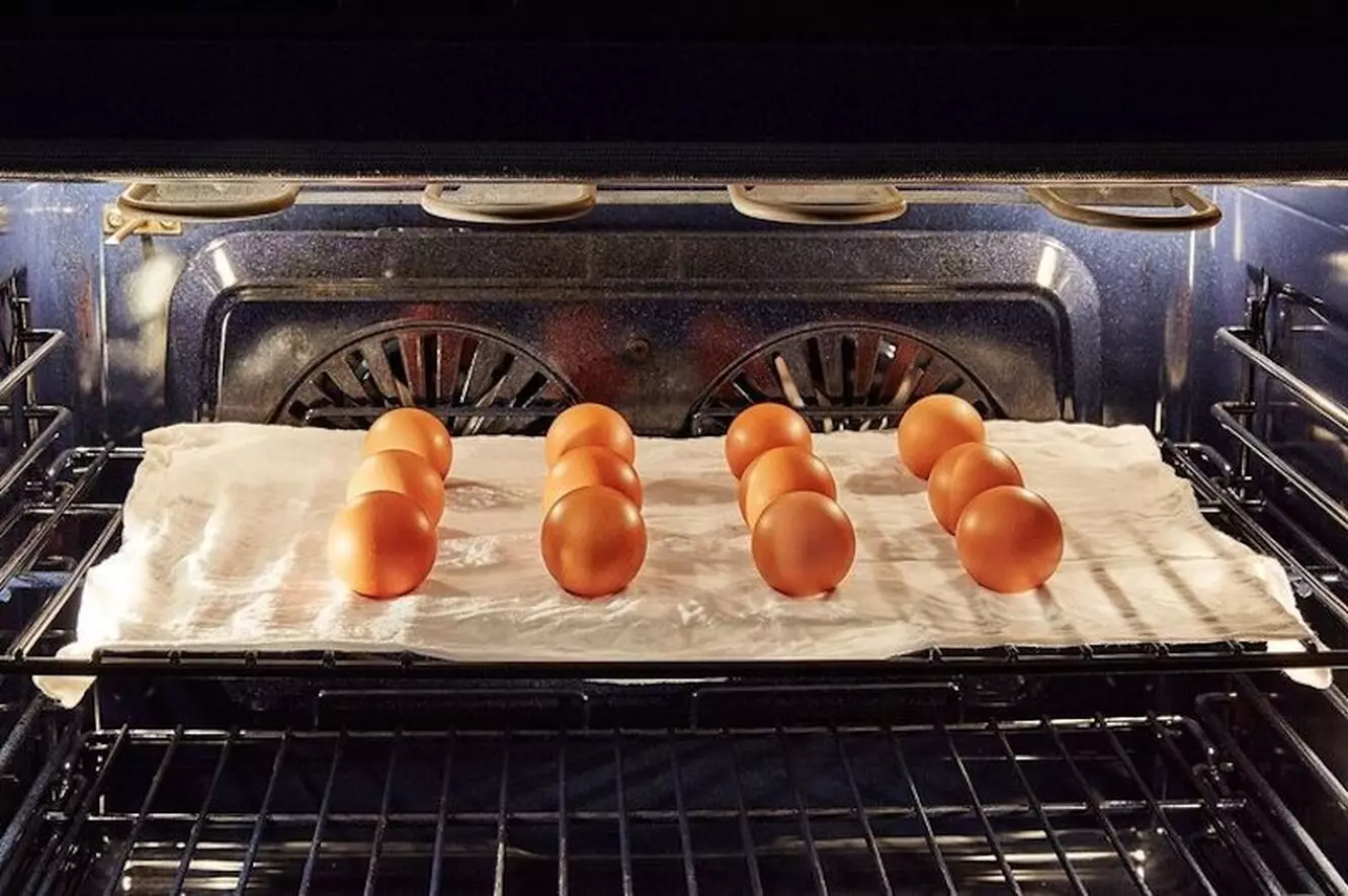 Masak telur dalam ketuhar